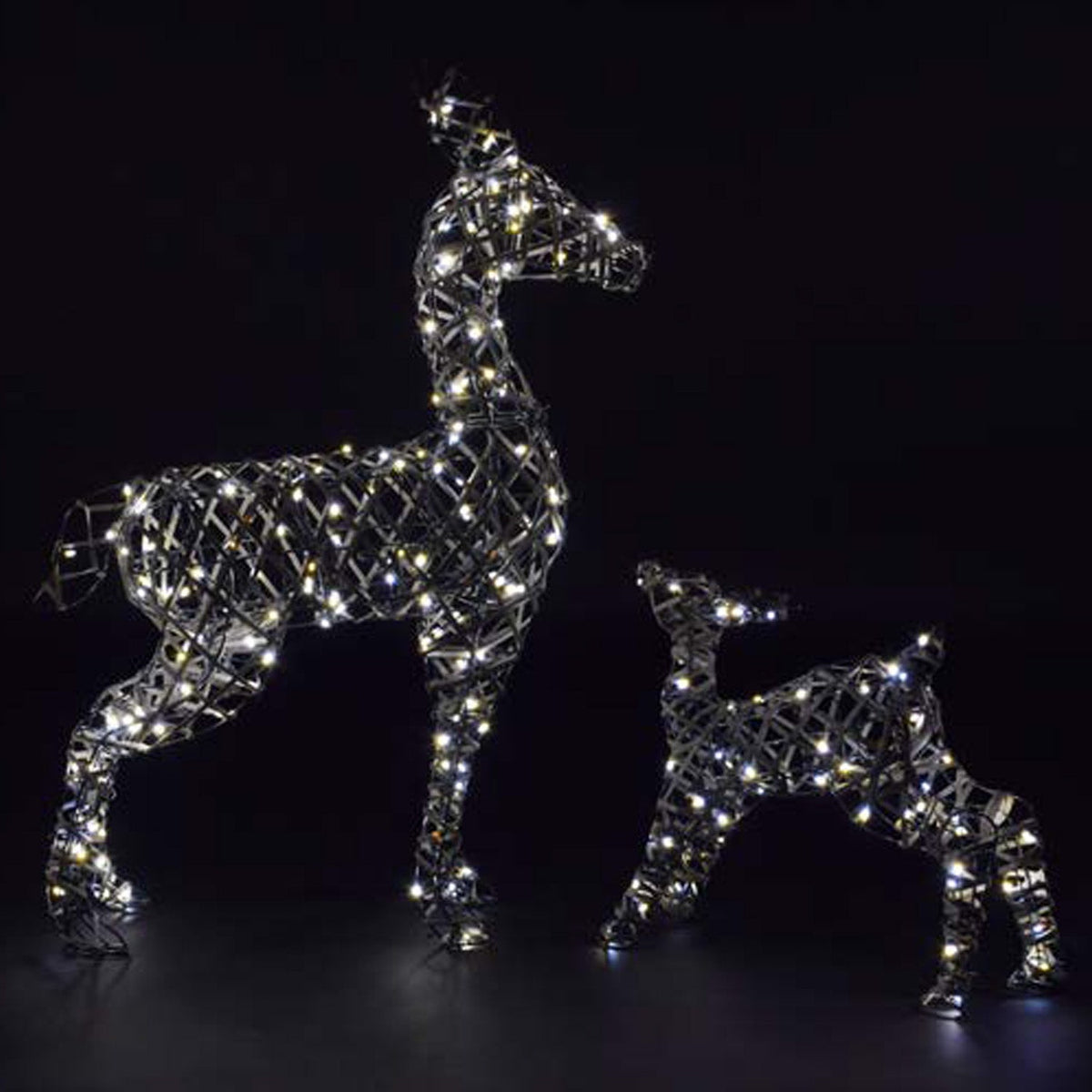 NOMA 90cm Grey Rattan Richmond Deer and Fawn – Southwood Garden Centre