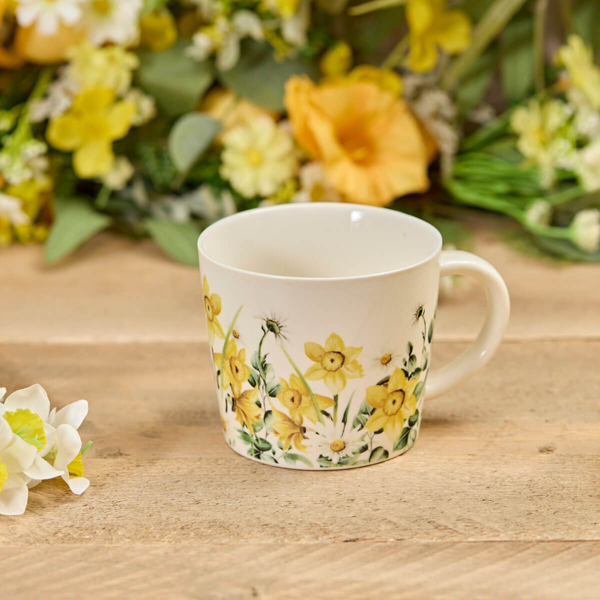 Stoneware Daffodil And Daisy Mug – Southwood Garden Centre