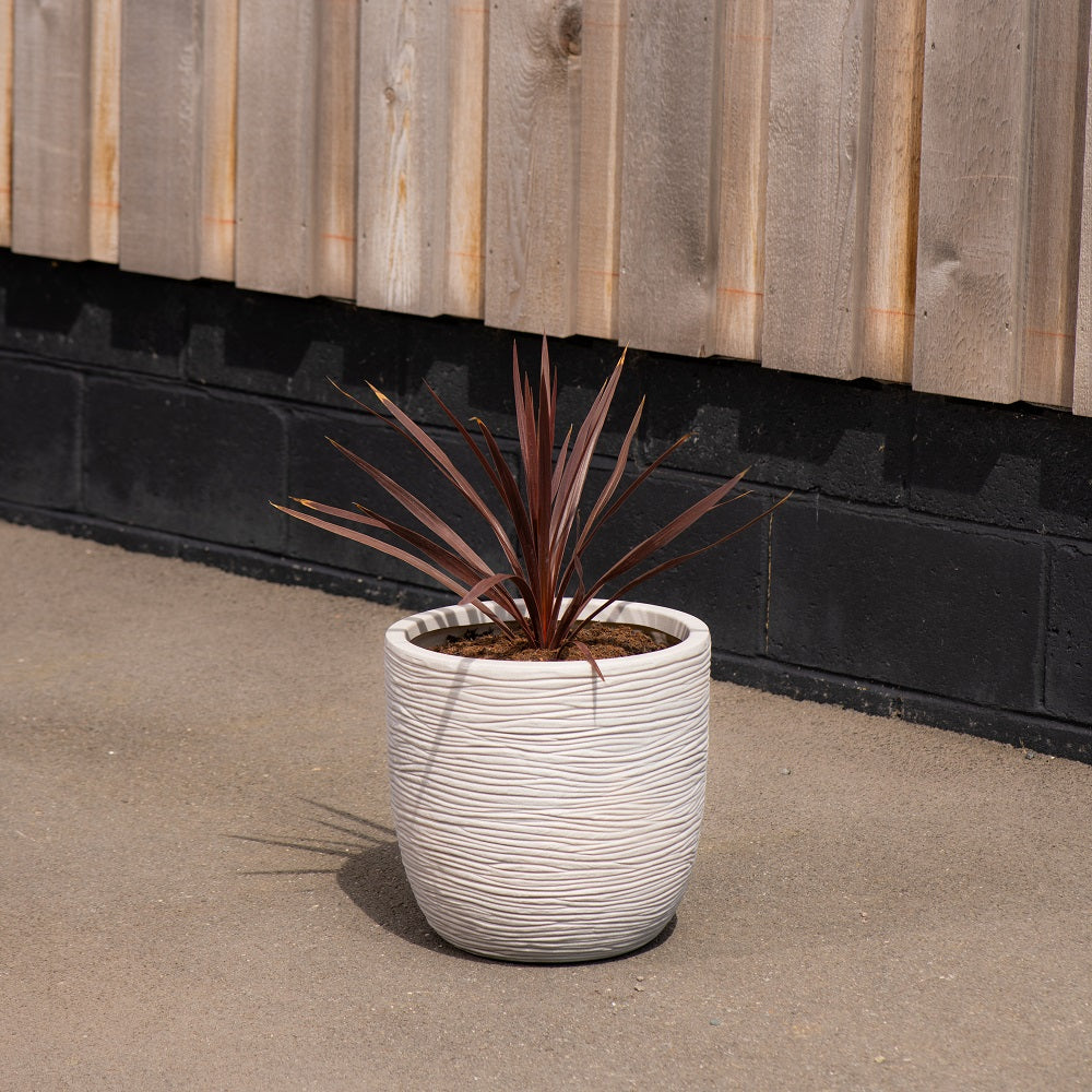 Strata Pots - Amalfi Pewter Small Round Plastic Pot – Southwood Garden ...