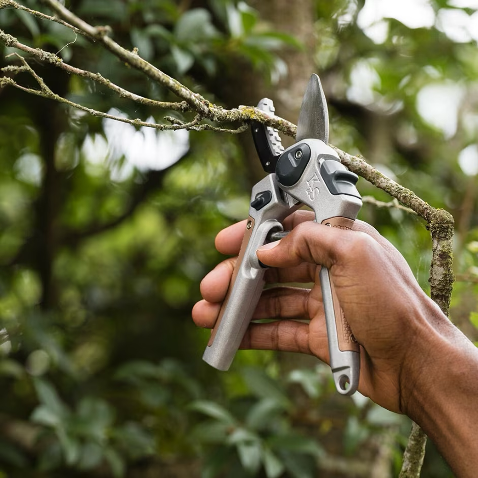 Kent & Stowe SureCut Hard Wood Lite Secateurs – Southwood Garden Centre