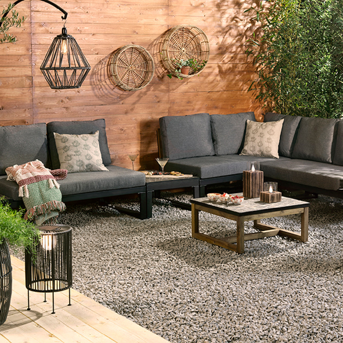 Overhanging Outdoor Light Hanger Pole Stand - 192cm – Southwood Garden ...