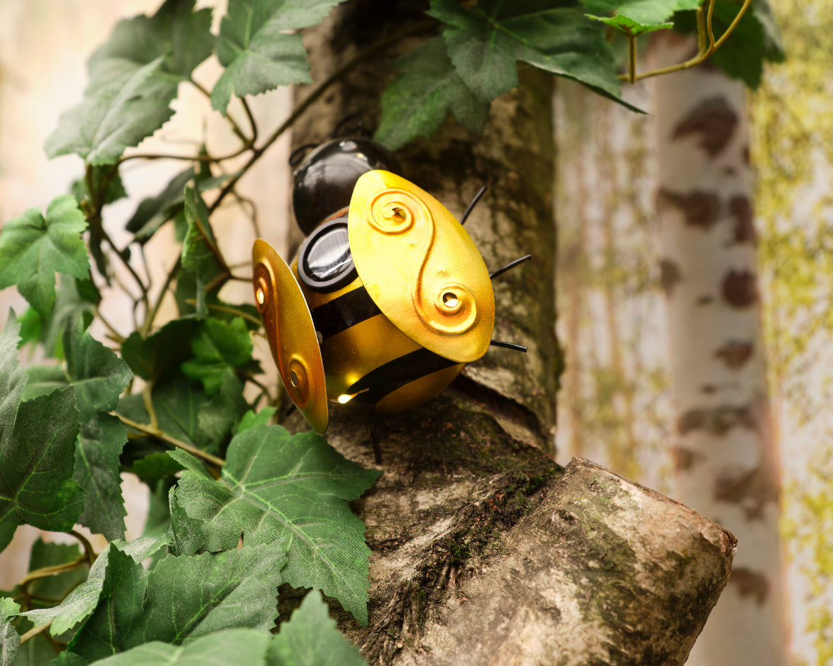 Solar Powered Light Up Bumble Bee – Southwood Garden Centre