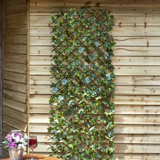 Smart Garden - Maple Leaf Expanding Faux Trellis 180 x 120cm ...